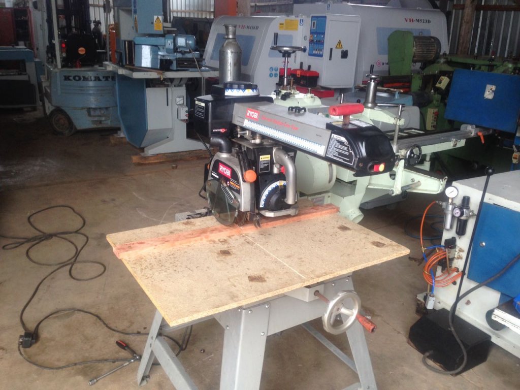 ryobi-radial-arm-saw-ra-2560-o-254-mm-2 - RoosWoodMac