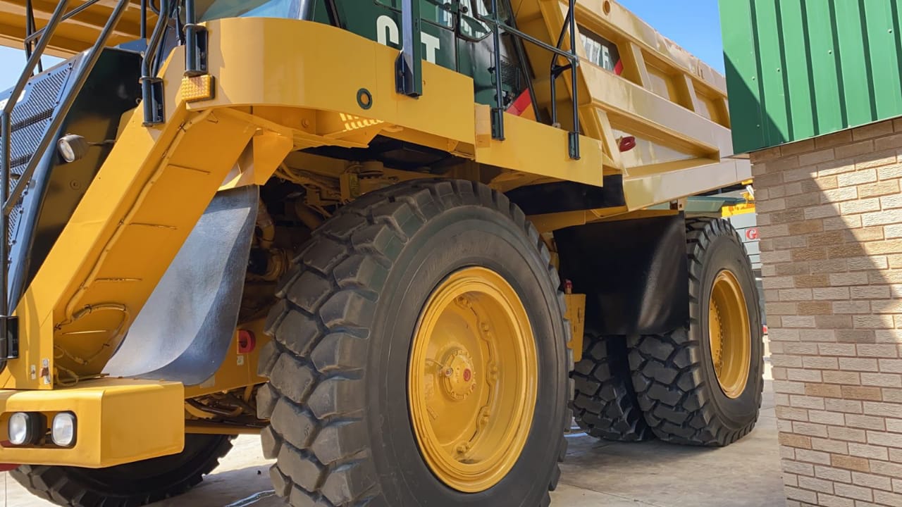 777F Cat dump truck - RoosWoodMac