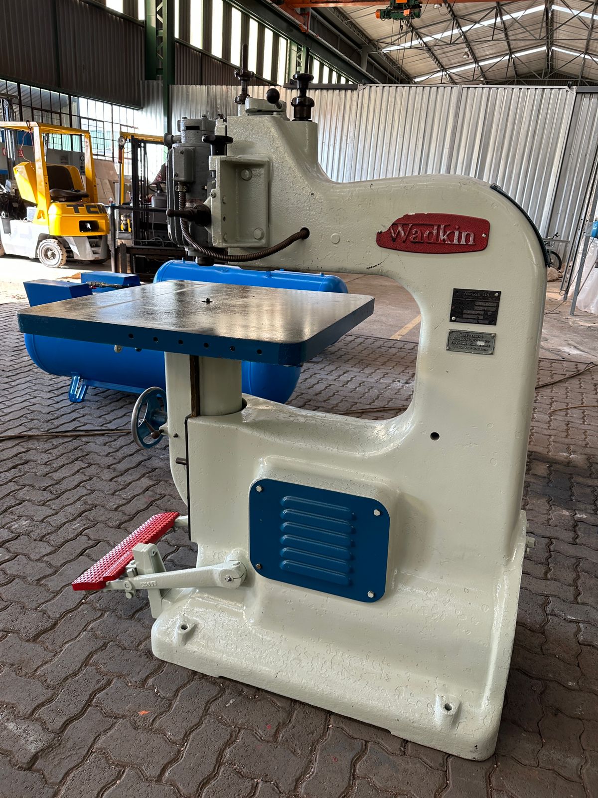Wadkin overhead router machine - RoosWoodMac