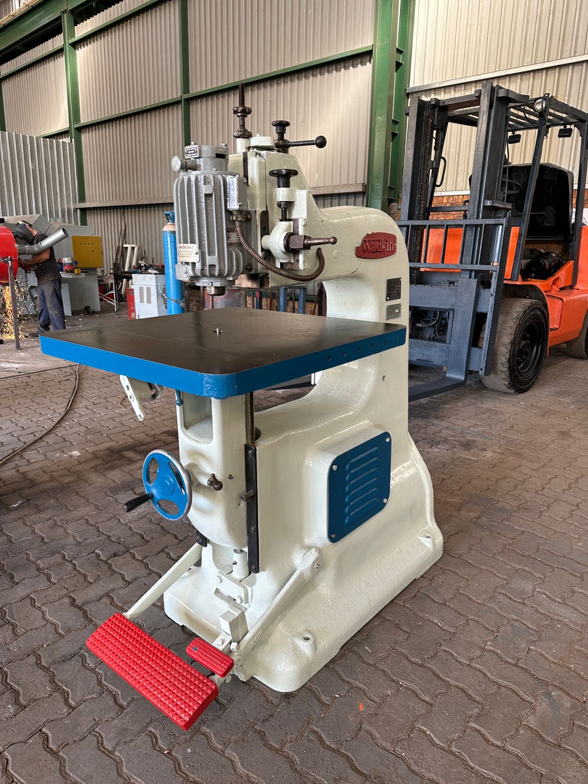 Wadkin overhead router machine - RoosWoodMac