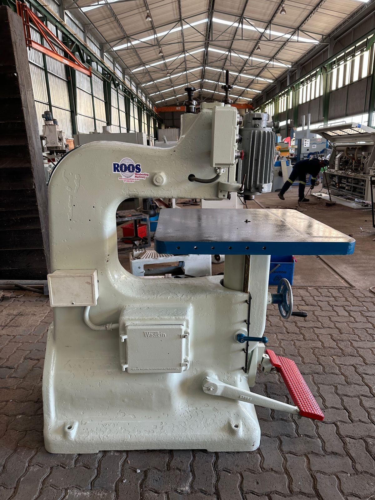 Wadkin overhead router machine - RoosWoodMac