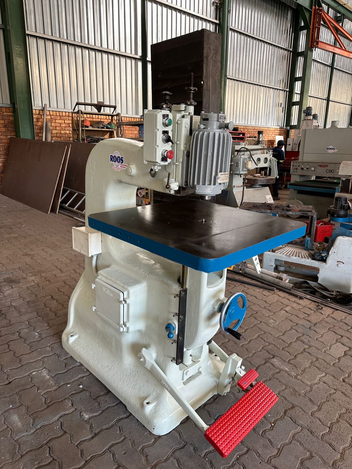 Wadkin overhead router machine - RoosWoodMac