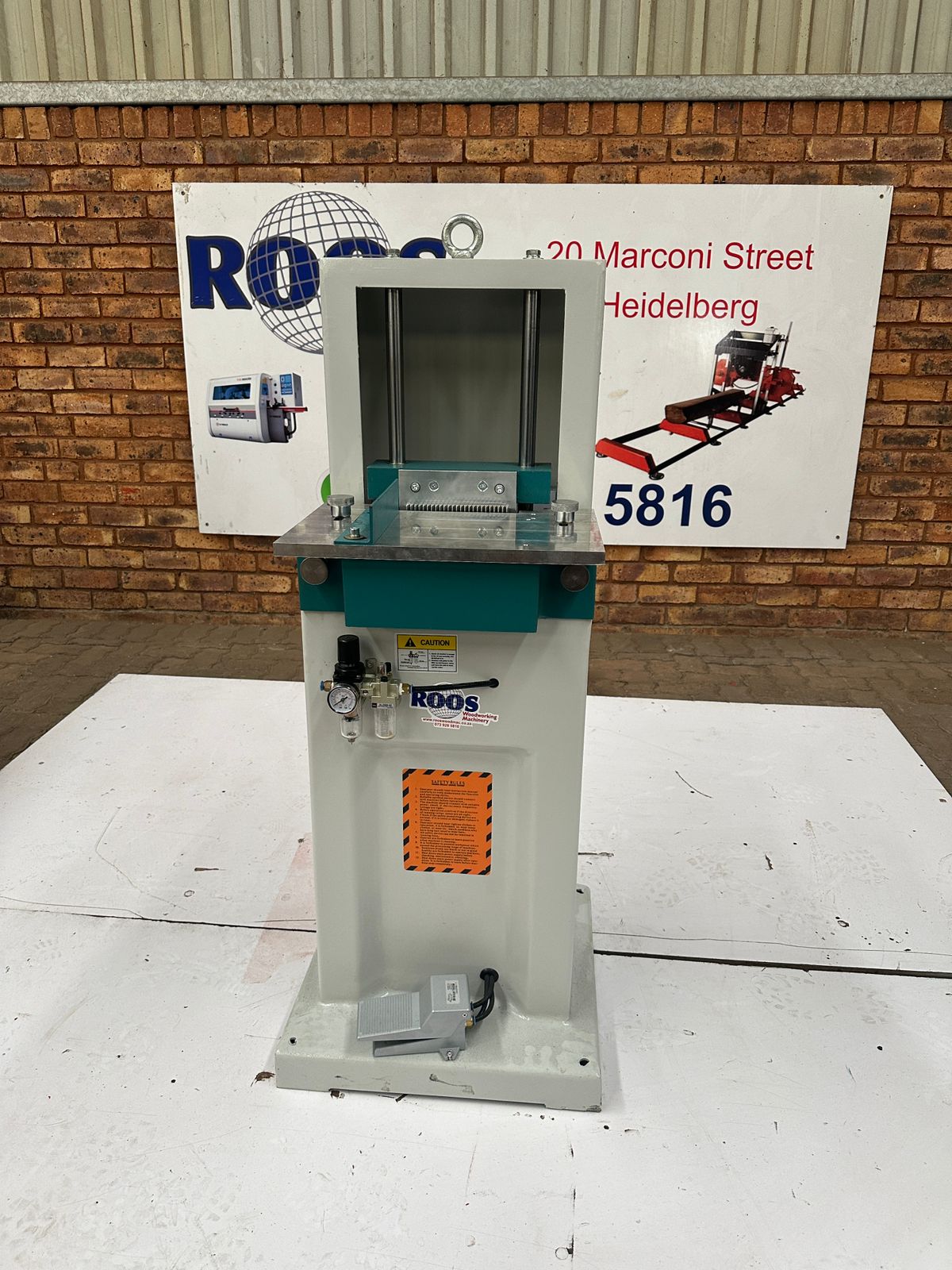 Pnumatic Finger joint glue applicator machine. - RoosWoodMac