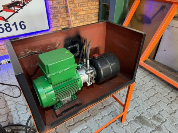 Woodmizer LT30 sawmill - RoosWoodMac